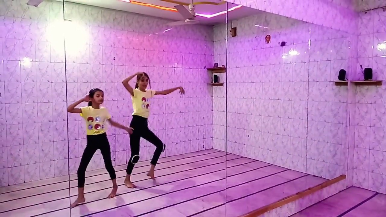 Bhavya Dave nd Dhanvi Dave / Muqabala / Yahoo Dance Class Kalol - YouTube