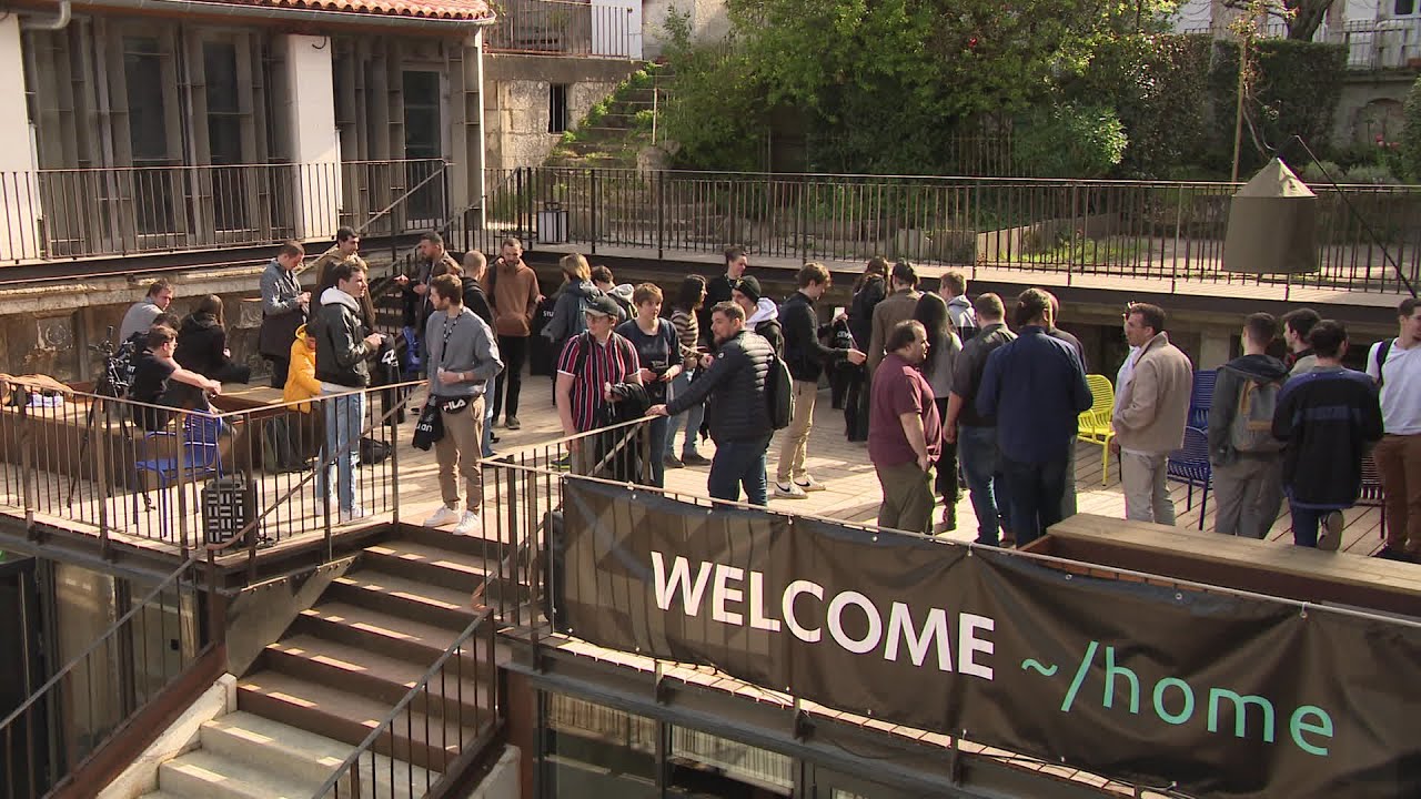 École 42 : première rentrée à Angoulême - YouTube