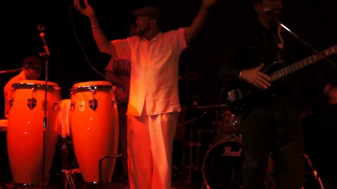 Robin Duhe (30 years of Bass playing with Maze) "Say it" - YouTube