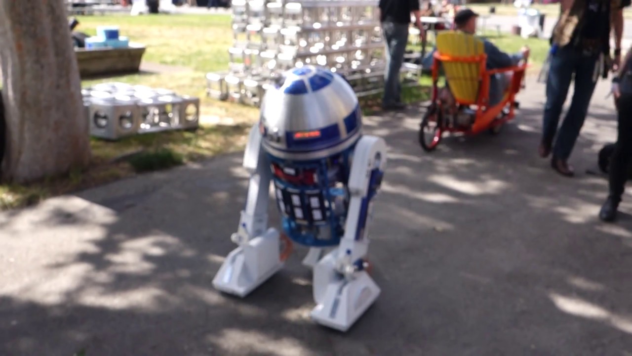 DIY R2-D2 replica tours Maker Faire - YouTube