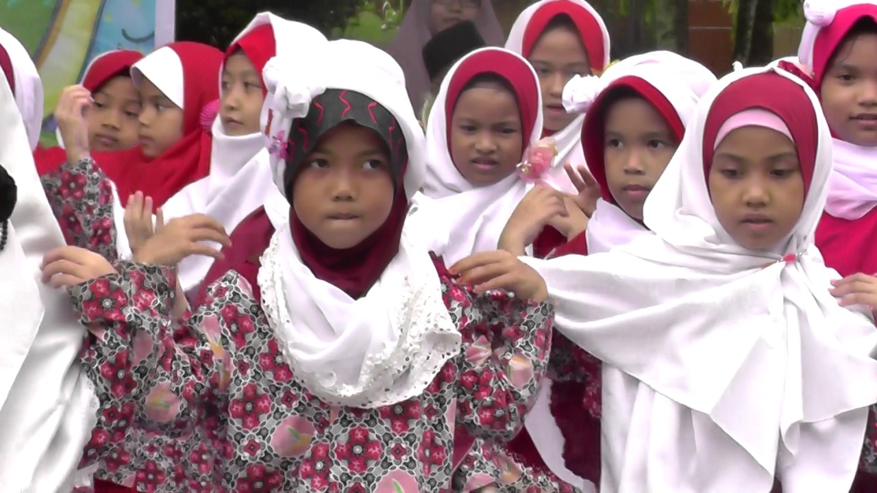 Penampilan ASEMBLY SDIT AL FITYAH PEKANBARU sem II TA. 2016/2017 - YouTube