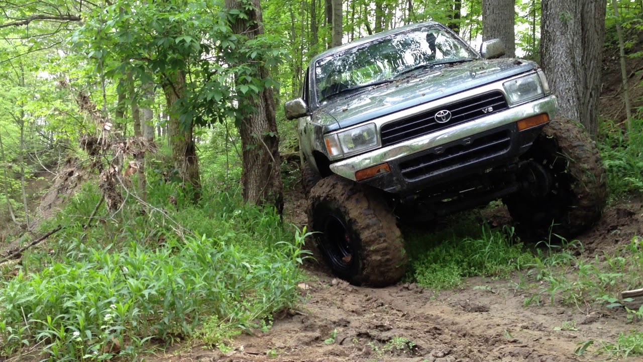 SAS Toyota 4 Runner on 37s boggers tight trail - YouTube