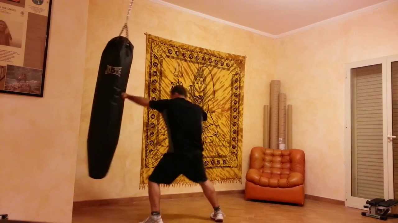 Angelo Cutaia Heavy Bag little training - YouTube