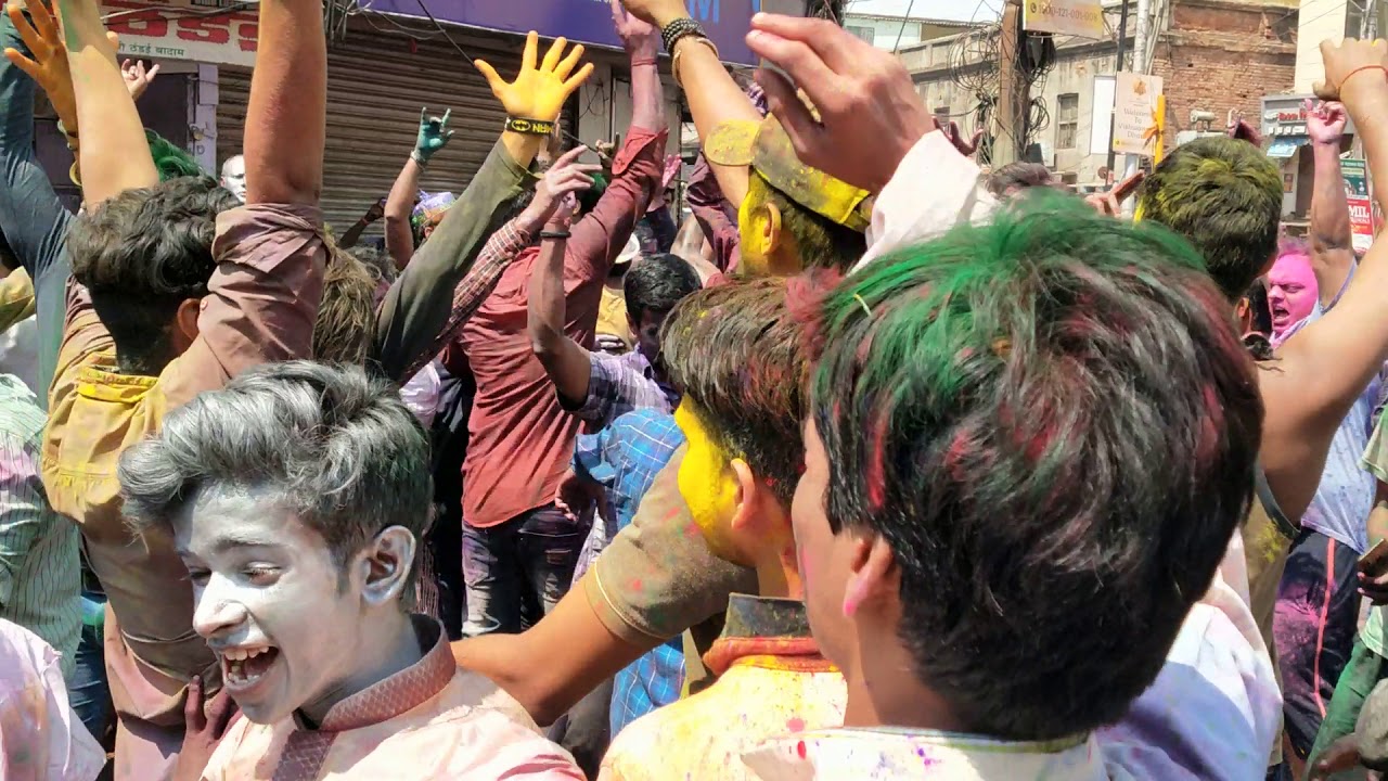 Banaras holi - YouTube