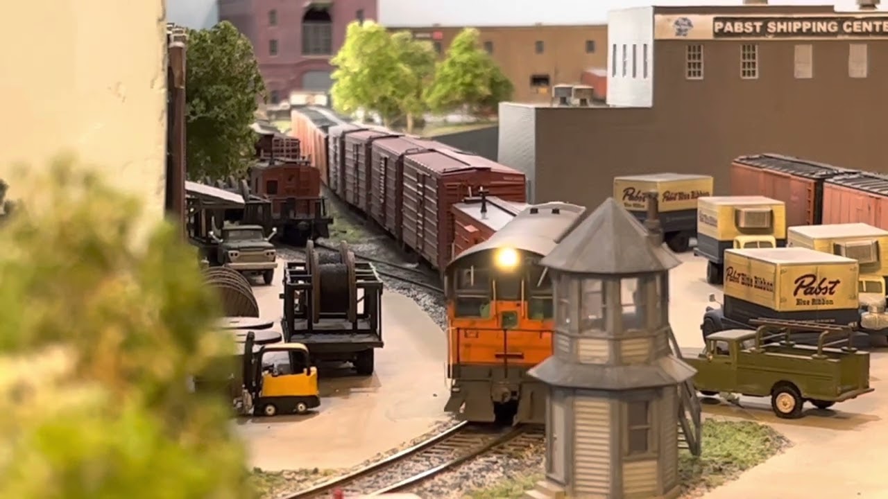 Milwaukee Road Beer Line: Running the Juneau Avenue Patrol - YouTube