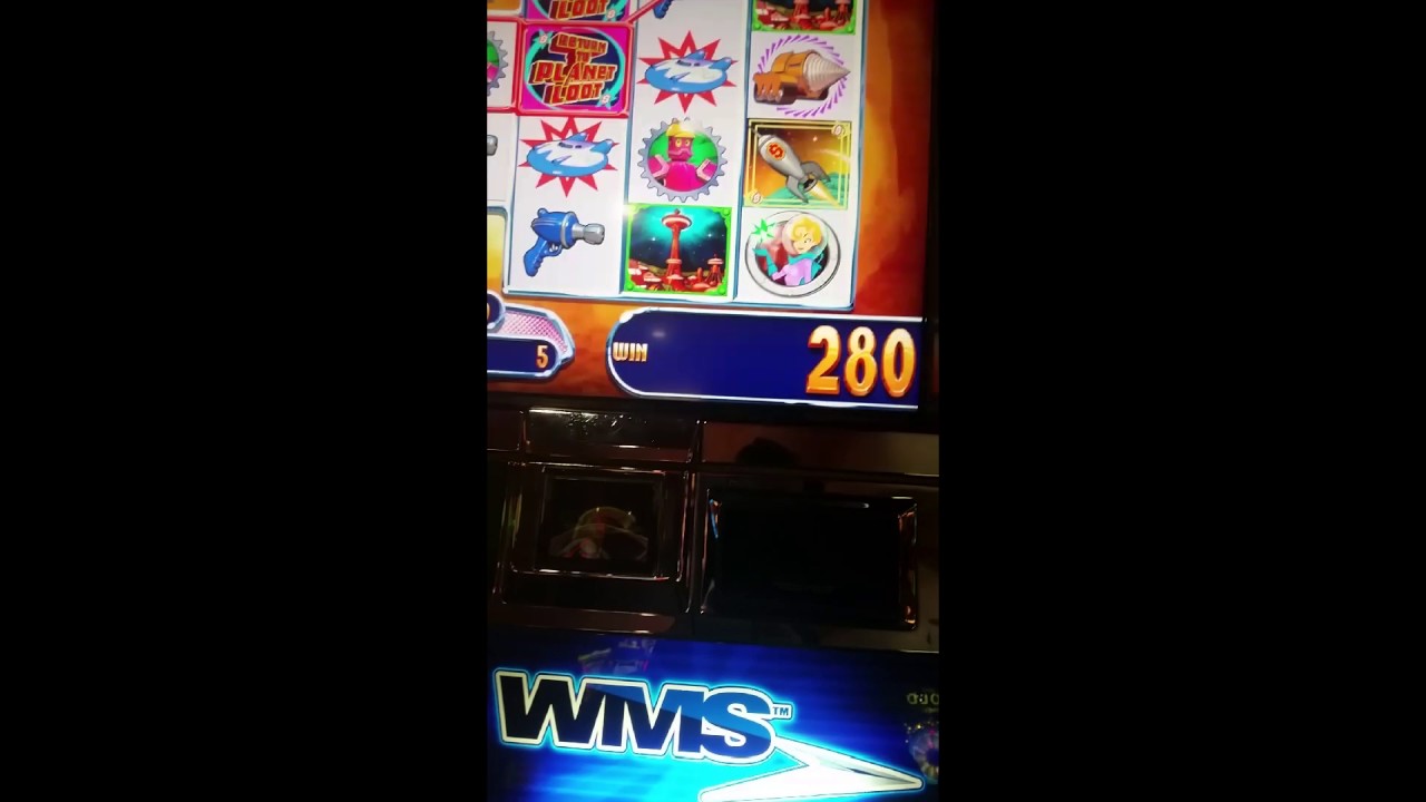 Big win bonuses on return to planet loot slot machine - YouTube