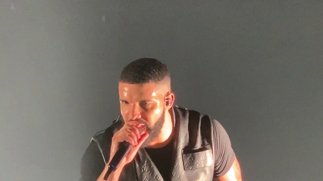 Drake performing at his 'The Assassination Vacation' UK Tour / April ...