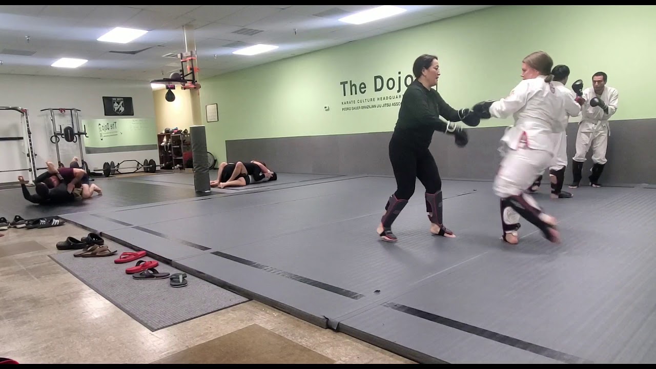 Light Free Sparring (Karate) - Maria - YouTube