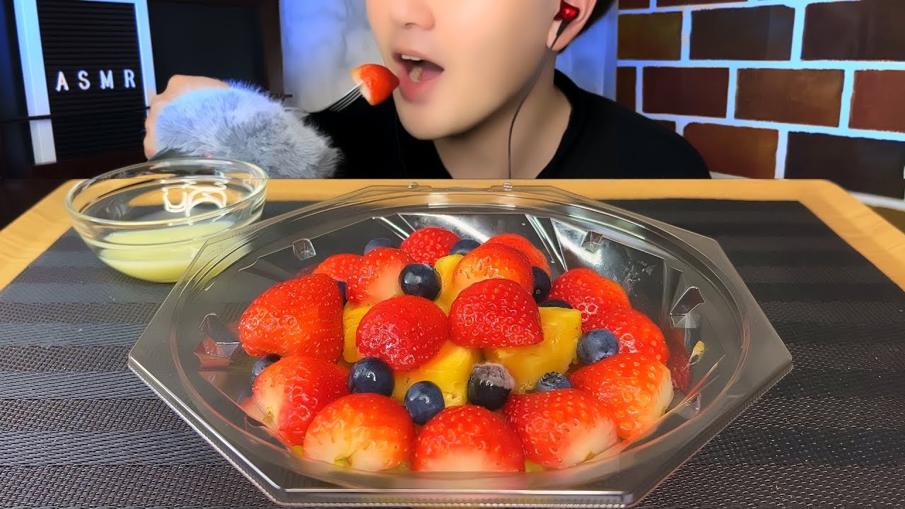 ASMR "Strawberry, Pineapple, Blueberry" | Mukbang, Eating Sounds ...