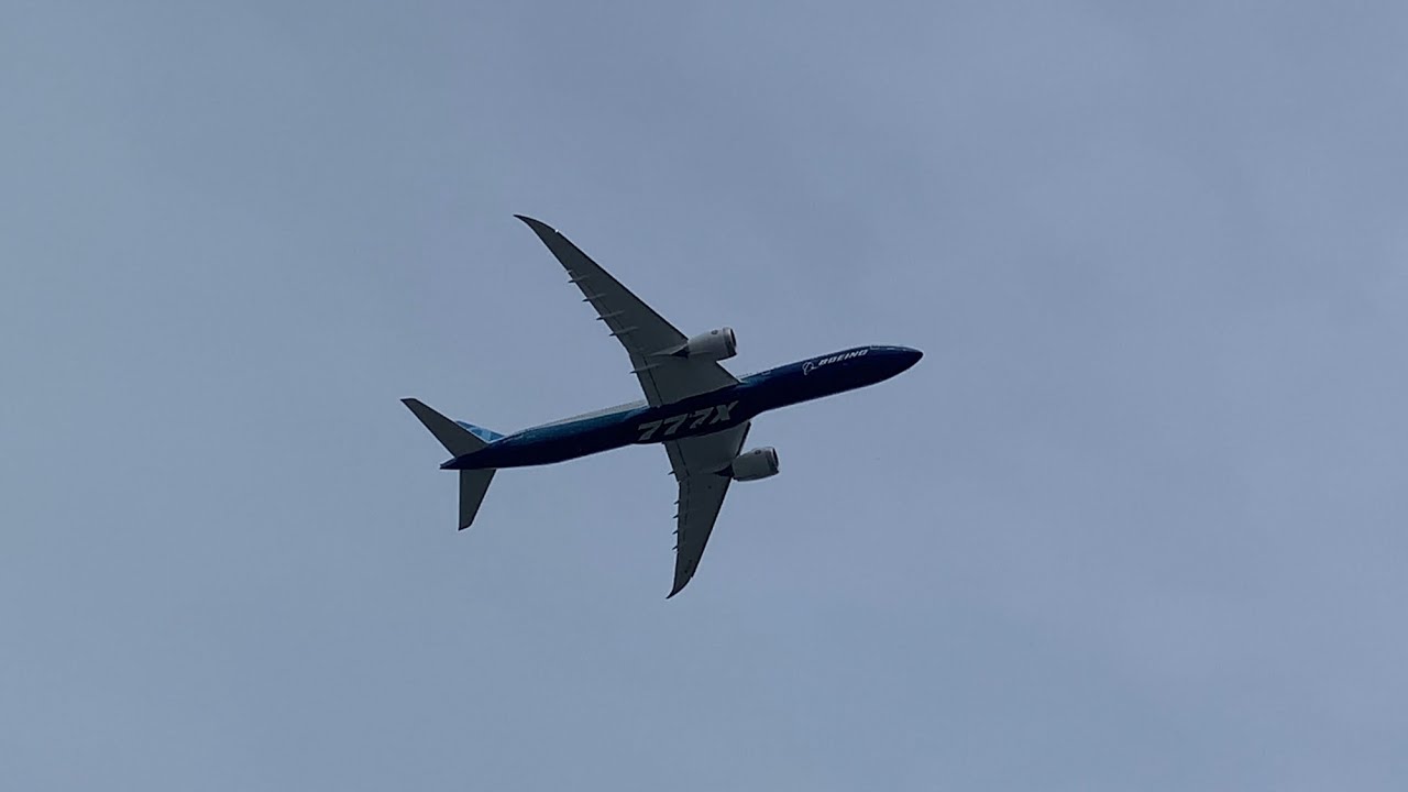 Boeing 777X Takeoff from Boeing Field 10-27-21 (KBFI) (BOE001) - YouTube