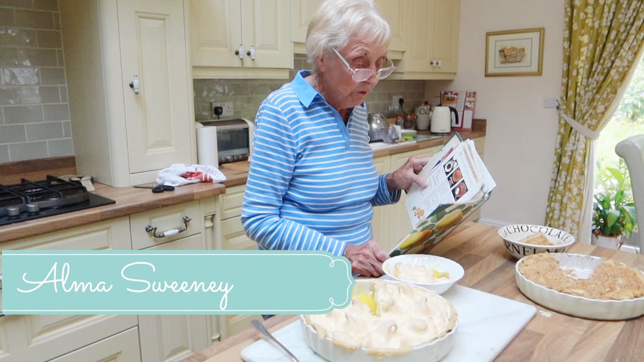 Lemon Meringue - Alma's Kitchen & Bakery - YouTube
