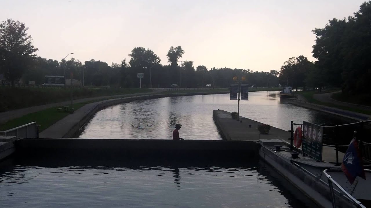 Peterborough Lift Lock - YouTube