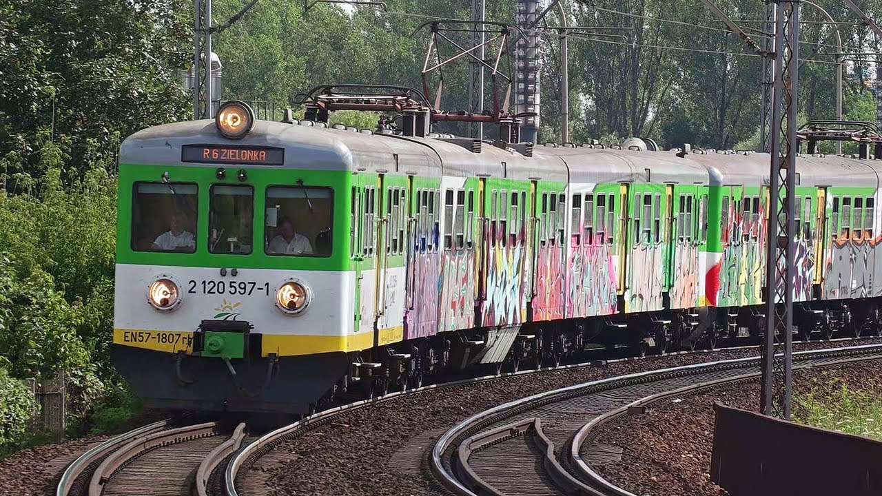 EN57 w Warszawie / EN57 trains in Warsaw - YouTube