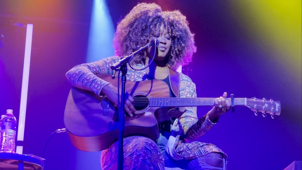 Too Much of a Woman - Roberta Lea - YouTube