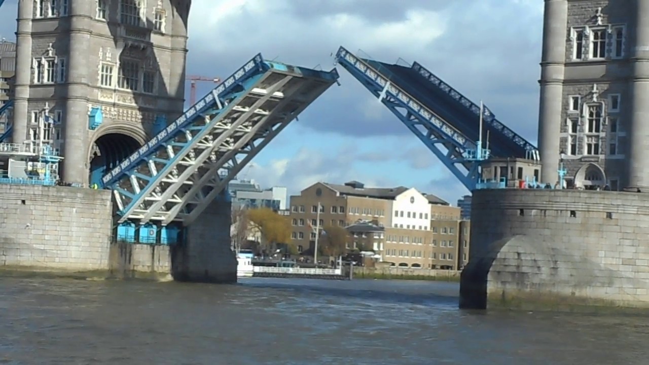 Raising of the Tower Bridge - 27/02/2020 - YouTube