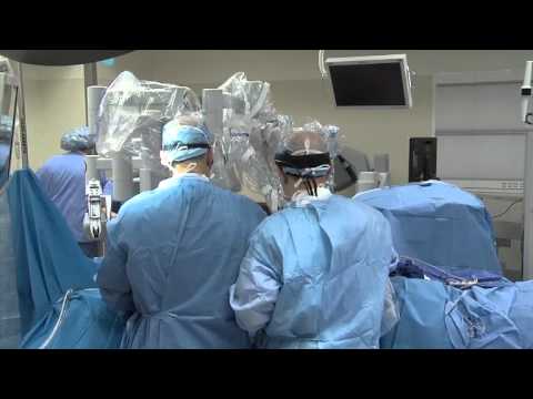 Robotic Thyroidectomy Uses a Small Incision - YouTube