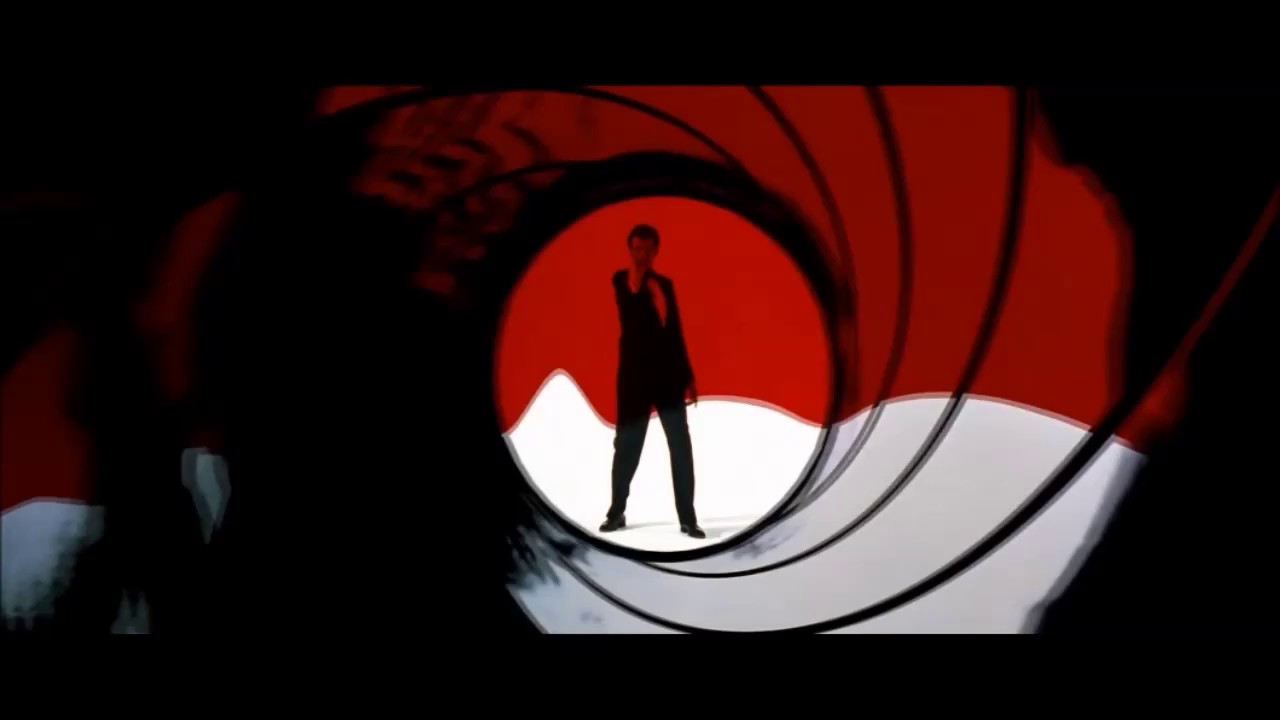 James Bond Gun Barrel Opening (Pierce Brosnan VS Daniel Craig - YouTube