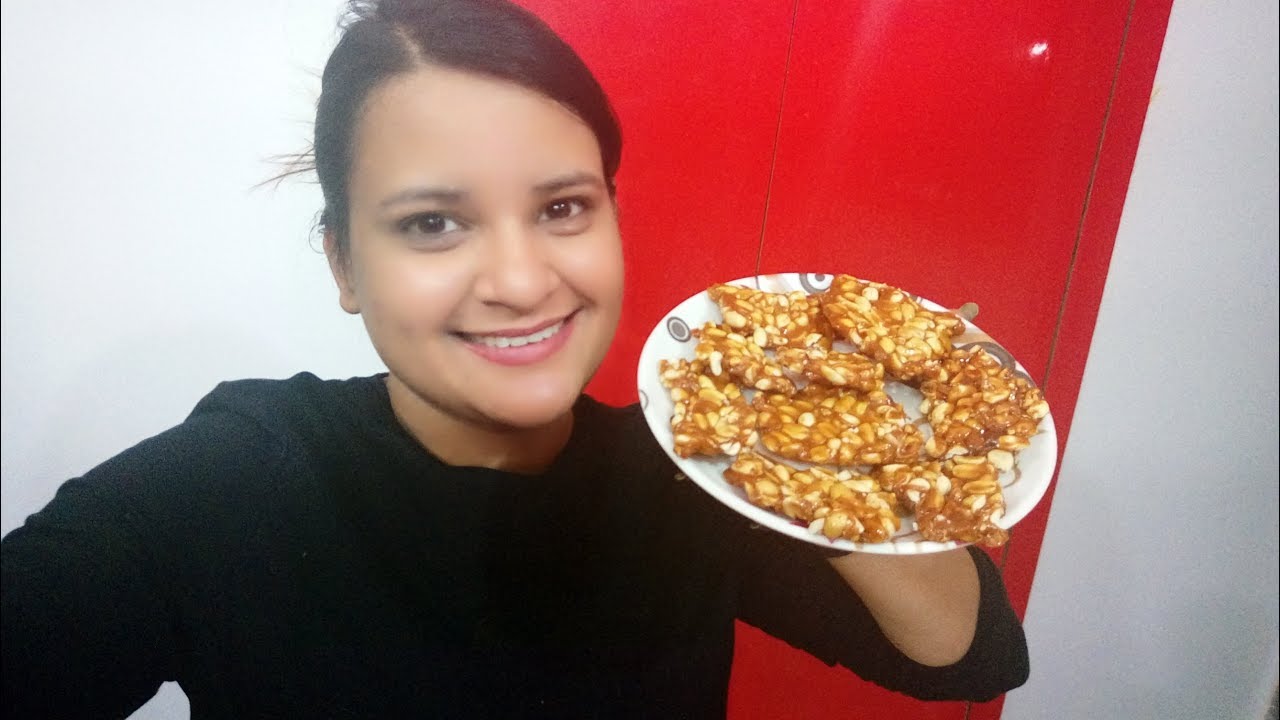 MAKING PEANUT CHIKKI ||FULL PERFECT RECIPE||DAILYVLOGS - YouTube