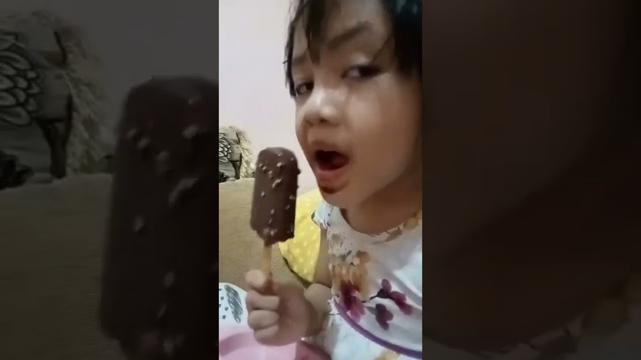 Makan eskrim coklat yummy MUKBANG - YouTube
