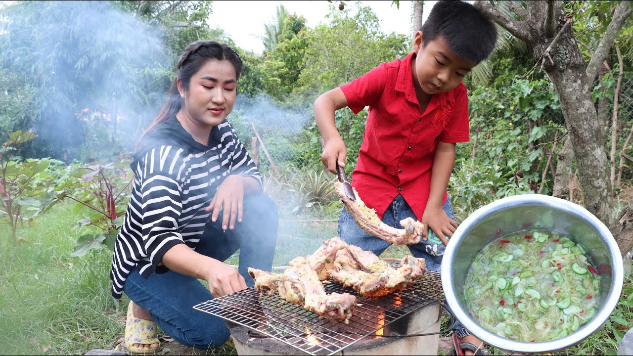 Mother and son make BBQ beef ribs in backyard - Cook and Eat - YouTube
