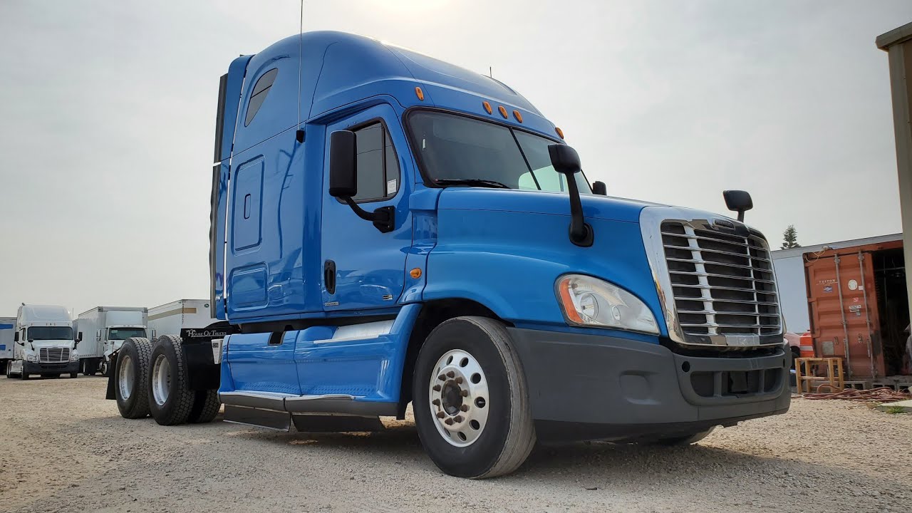 2011 Freightliner Cascadia Azul Importado - YouTube