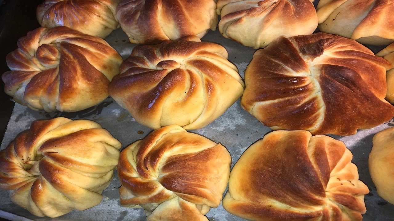 HowTo Make Flower Bread Recipe l Brot blume Recipe - YouTube