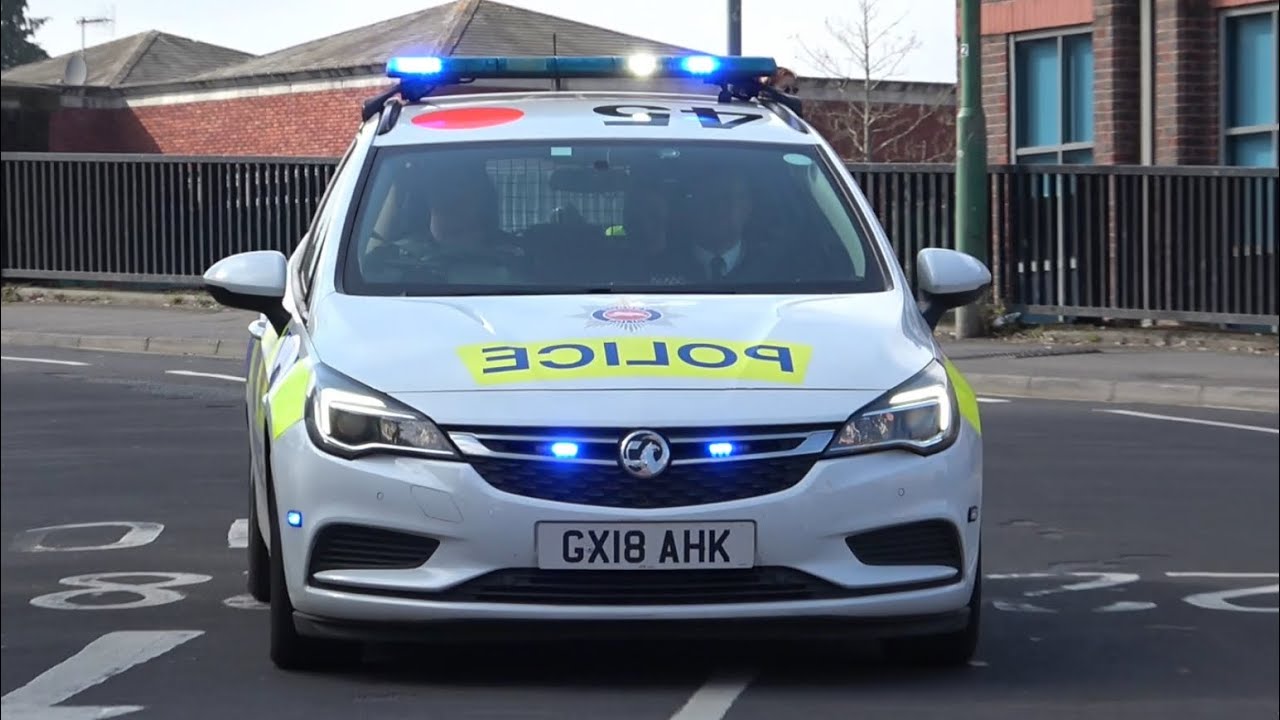 Surrey Police, Marked Vauxhall Astra, Driver Training Unit (DTU), on a ...