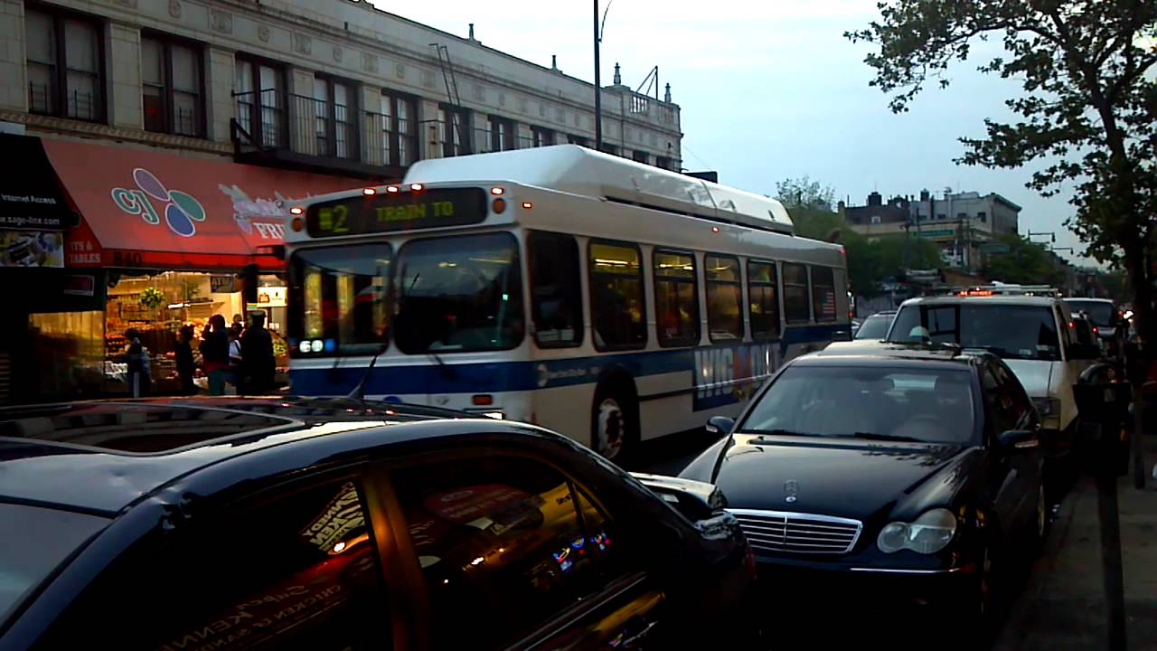 MTA NYCT 2000 New Flyer Industries C40LF #906 on the #2 Train Shuttle ...