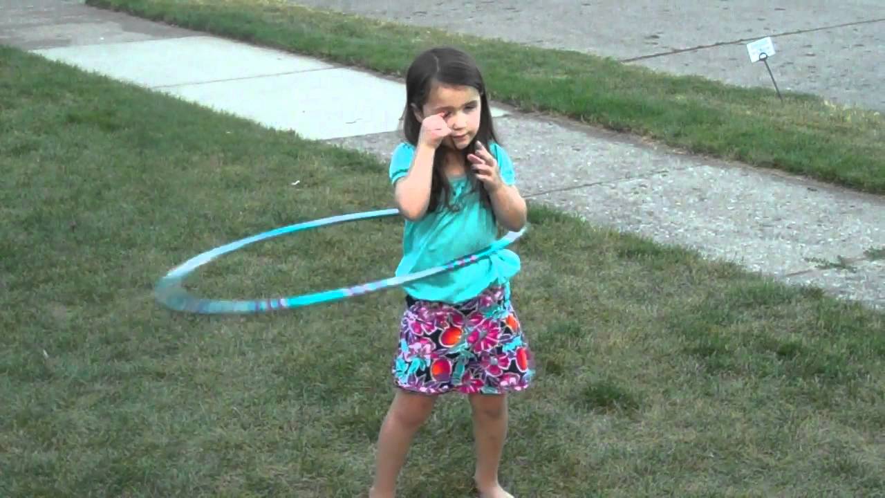SOPHIE HULA HOOPING ON THE LAWN - YouTube