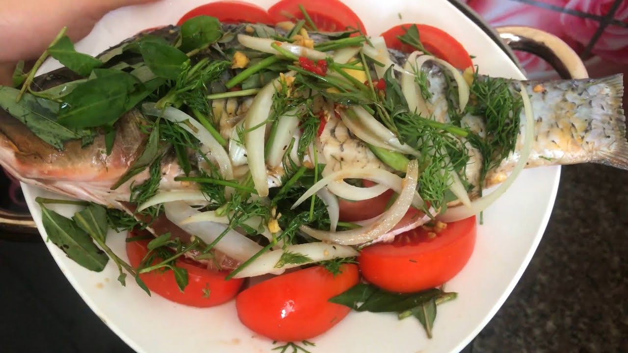 Cá Chép Hấp Xì Dầu | Steamed Carp With Soy Sauce - YouTube