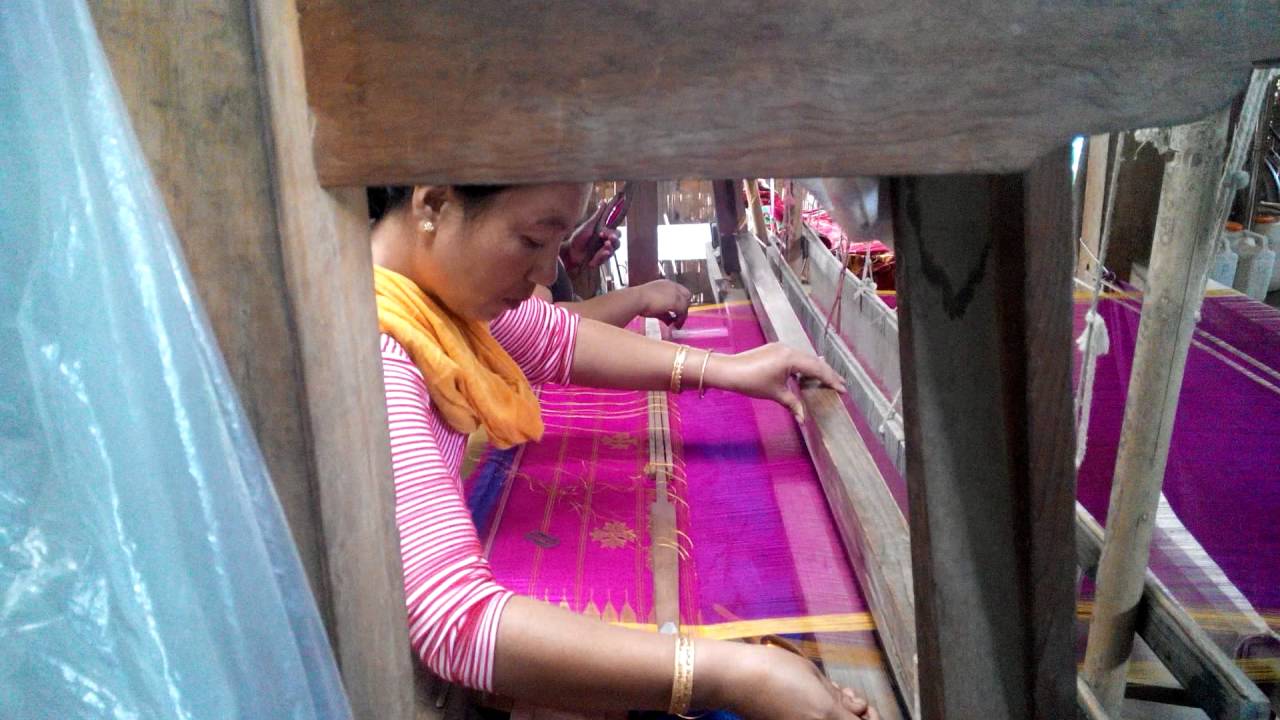 Manipur Saree Weaving - YouTube