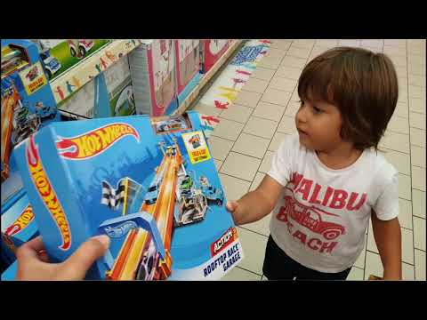 Fatih Selim Mehmet'in doğum günü için sürpriz hediye seçecek,ama kendisinede oyuncak almak istiyor