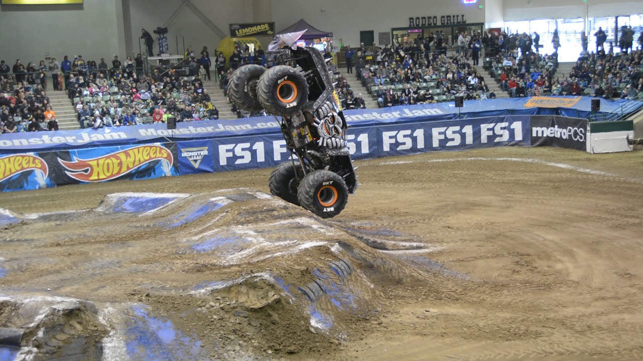 Reno Monster Jam - MAX D 2 Wheel Competition Winner - YouTube