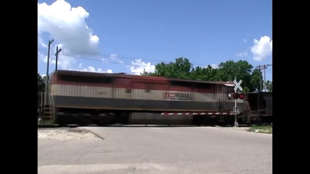 CN Freight Train through Silver Lake - YouTube