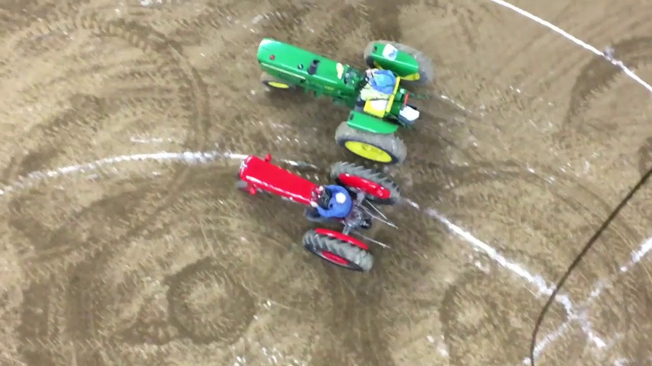 Tractor Square Dance at the 103rd Pa. State Farm Show - YouTube