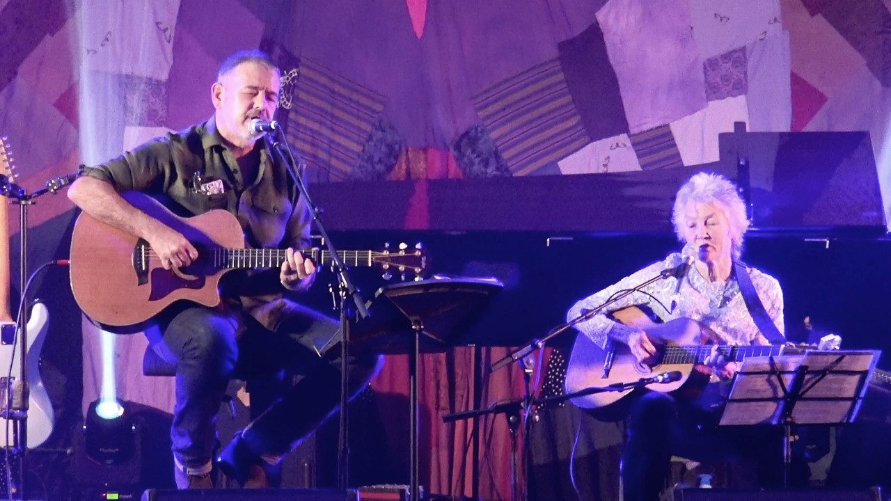 Peggy Seeger & Neil McColl @Normafest 2017(Whitby) - YouTube