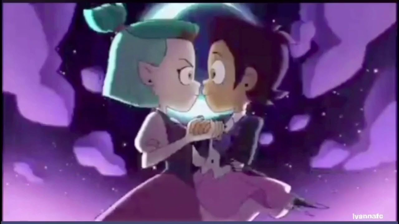 LUZ AND AMITY DANCE WITH PRINCESS PROM MUSIC - YouTube