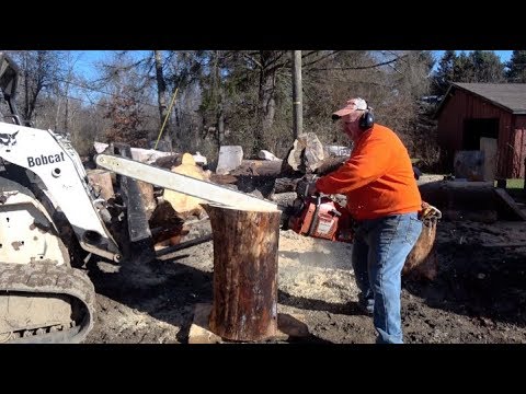 #99 How To Carve A Christmas Tree With Your Chainsaw - YouTube