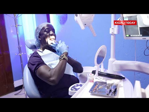 Dore uko Umuganga w’Amenyo yitera Ikinya akikura iryinyo rya Muzitsa