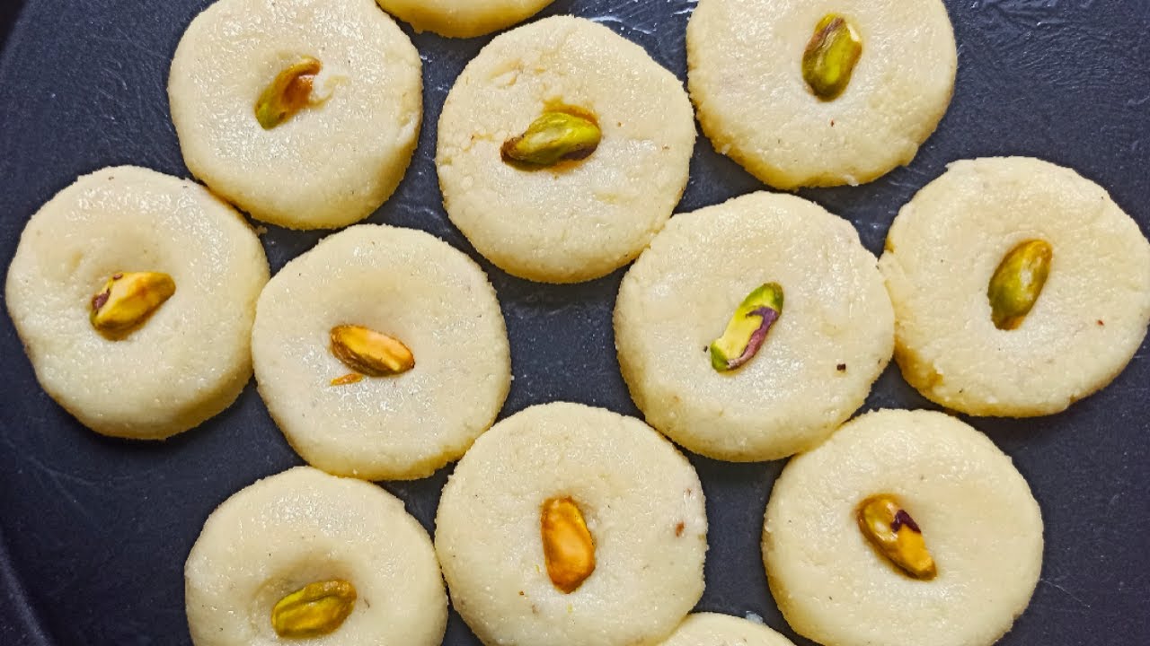 Milk Powder Peda / Instant Peda Recipe / No Khoya / Doodh Peda - YouTube