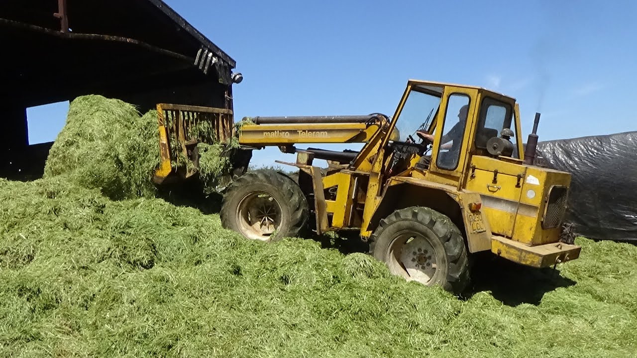 Silage 2020 - Buckraking with Classic Matbro Teleram - Pure Sound ...
