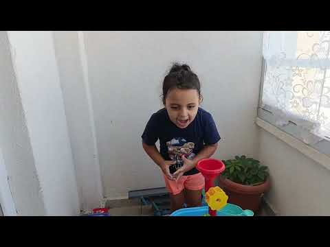 Asel Elif ve Asil Kadir oyun zamanı 🥰 Tüm oyuncaklarımı yıkadım