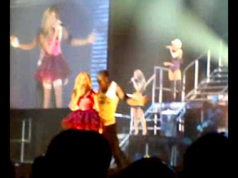 Fame/What A Feeling - Girls Aloud (Chemistry Tour 2006, Nottingham ...