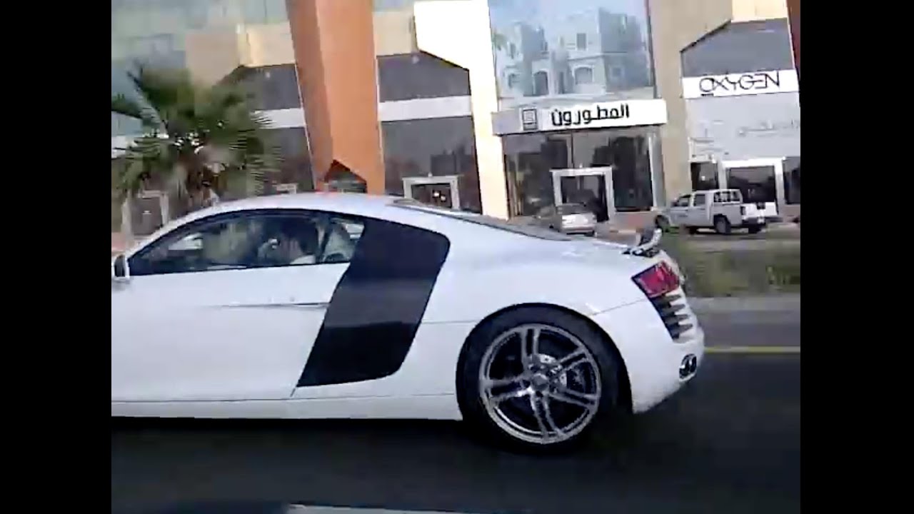 2010 camaro vs Audi R8 - YouTube