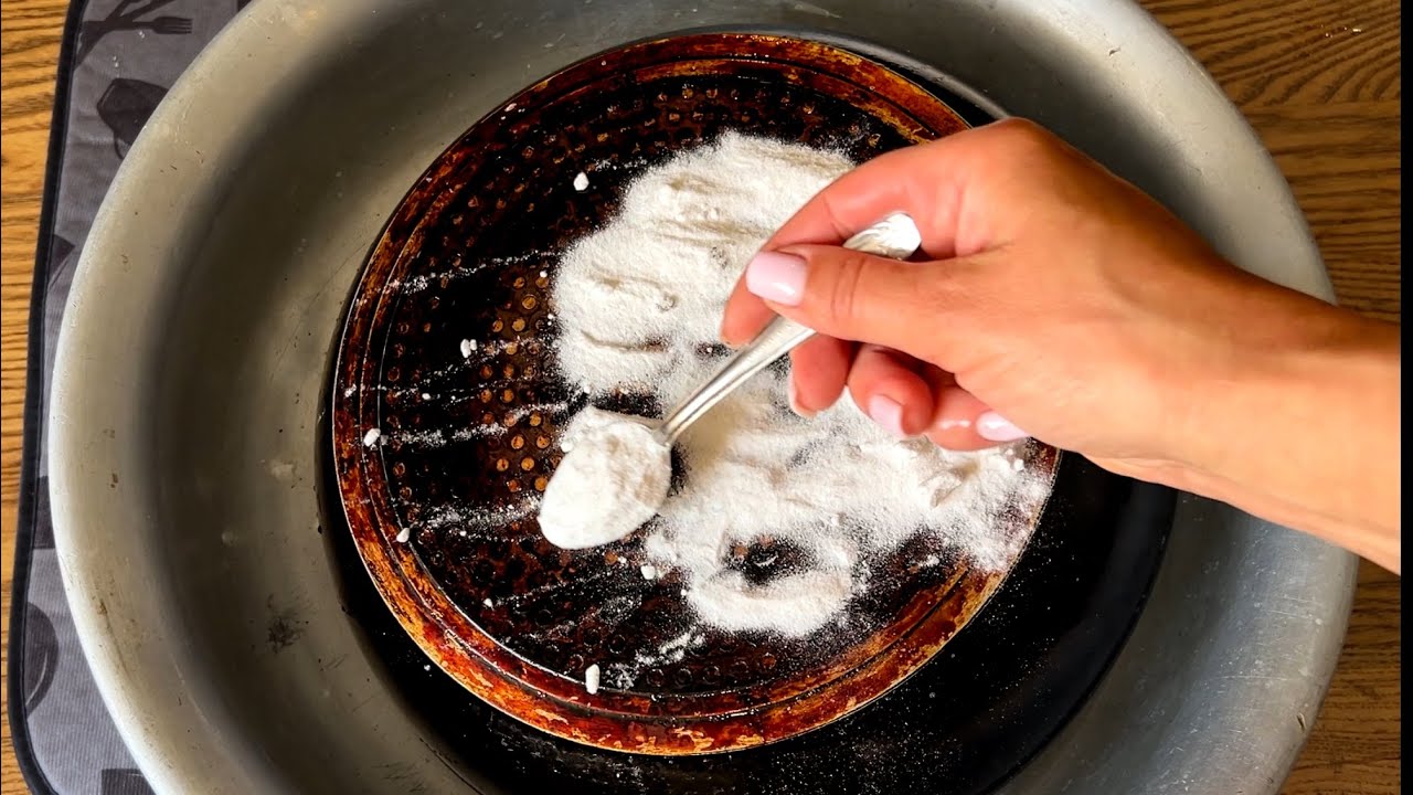 The pan will be like new! How and what to clean a frying pan from ...