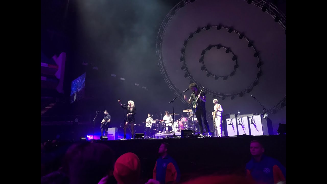 Paramore - Told You So (The O2 Arena, London, 2018) - YouTube
