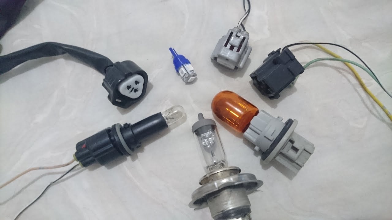 Así Se Cambia Un Foco (Bombilla) Fundido de Las Luces Delanteras del ...