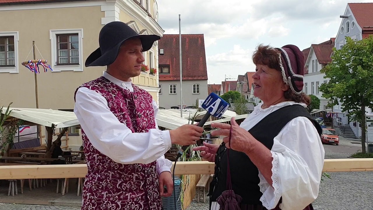 Theater-Spielleiterin Rita Probst beim "Ratsch am Marienplatz" zur ...