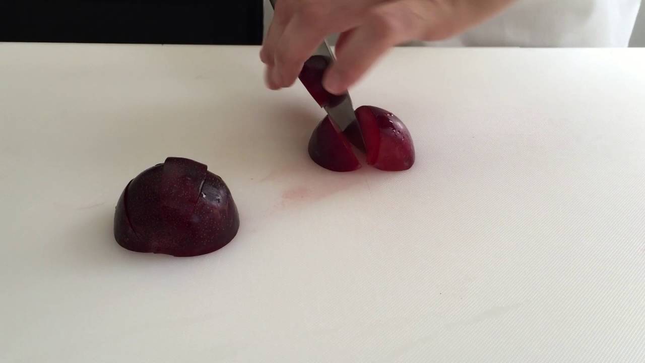 How to Slice a Plum - YouTube