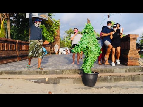 What beautiful screamingly people pranked by bushman - YouTube